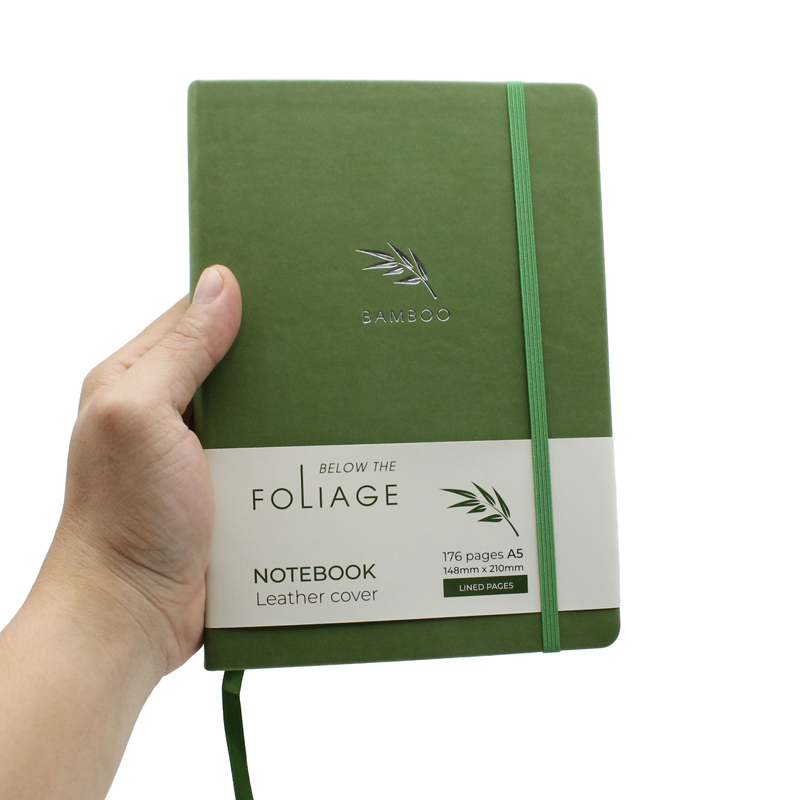 Sổ Bìa Da A5 Foliage Bamboo The Sun Bút Bi E886 Màu Xanh Lá