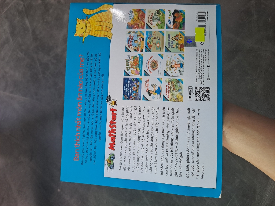 Sách [Phiên chợ sách cũ] Mathstart Trải Nghiệm Toán Học: Chiếc Bánh Việt Quất Và Gấu Mẹ Công ...