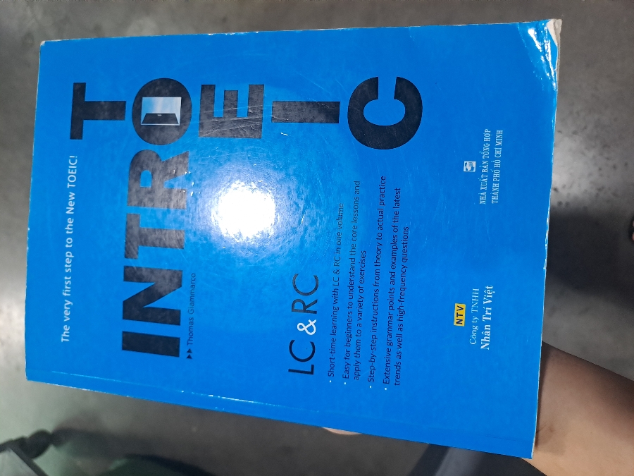 Sách [Phiên chợ sách cũ] Intro Toeic LC & RC (+CD) - FAHASA.COM