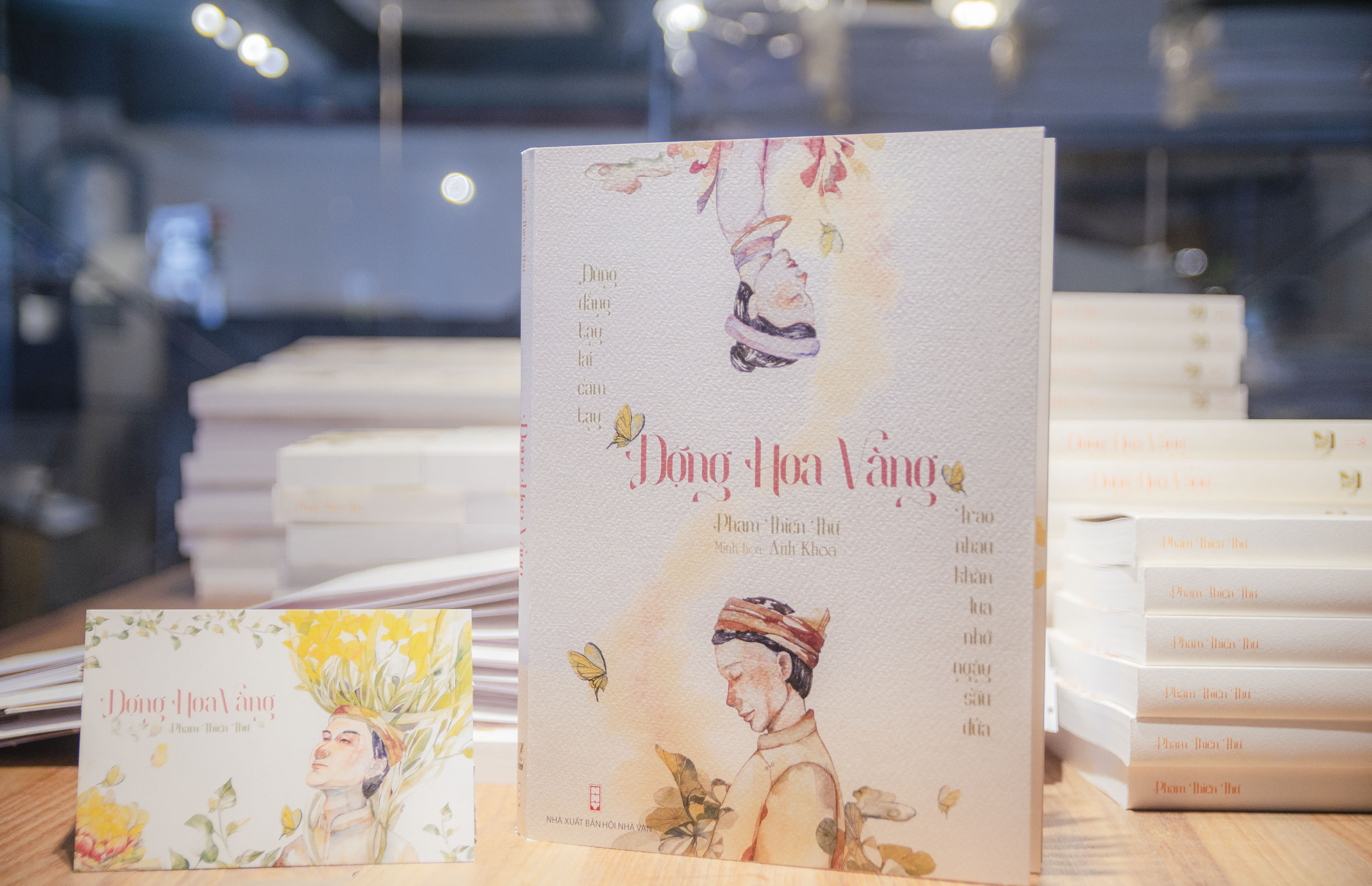 Động Hoa Vàng - FAHASA.COM