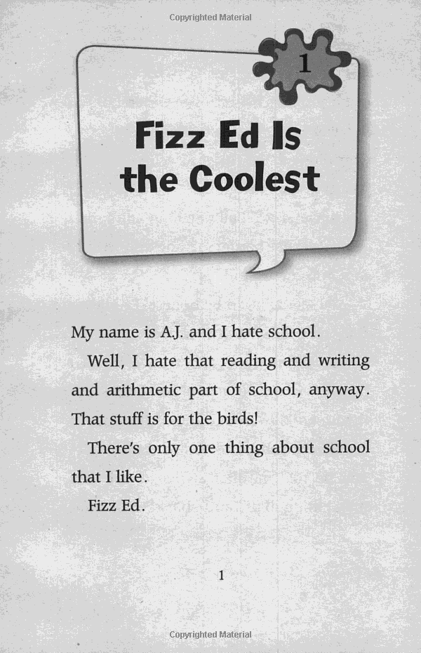 My Weird School #5: Miss Small Is off the Wall! - FAHASA.COM