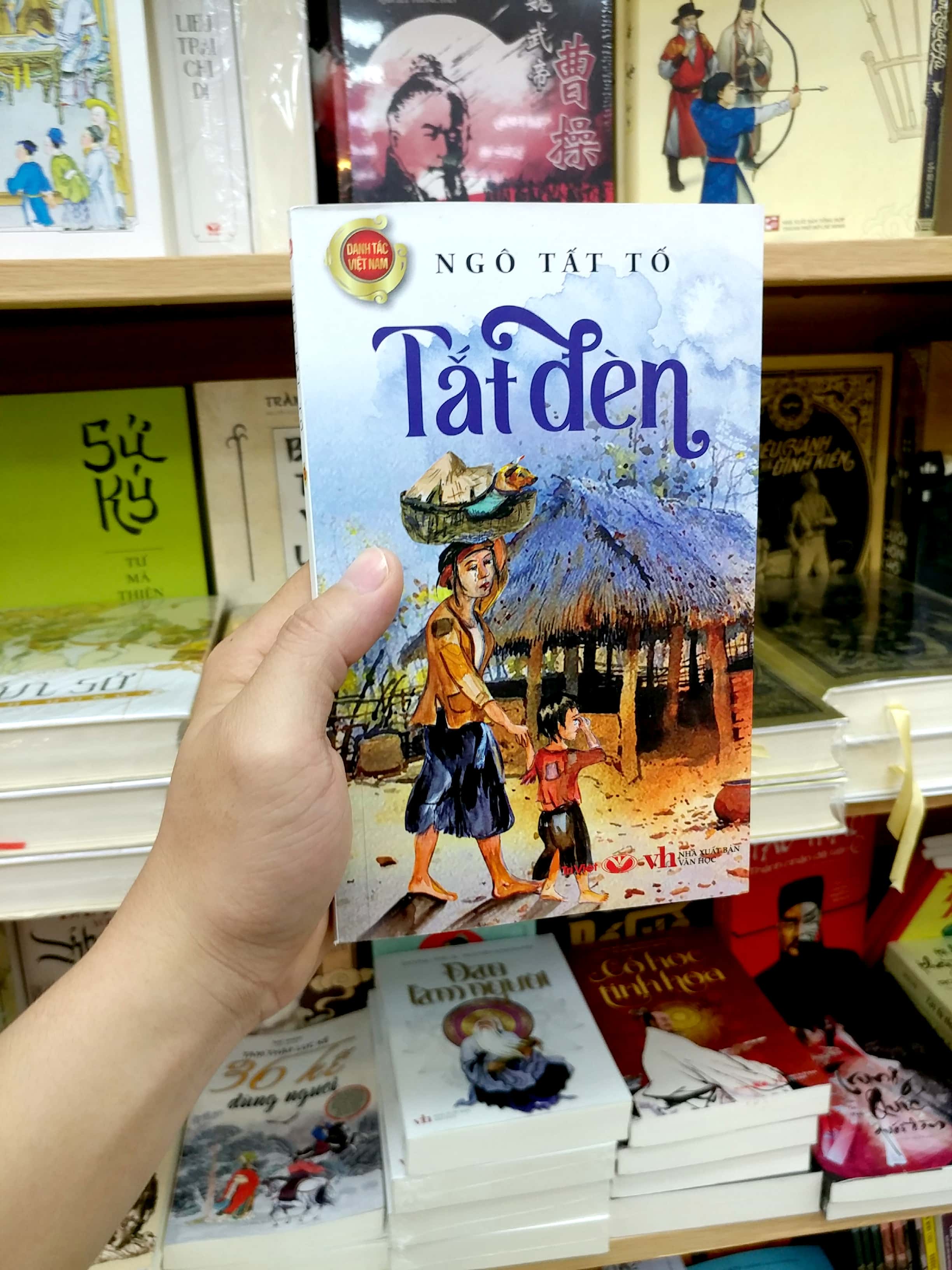 Truyện Tắt Đèn (Tái Bản 2022) - FAHASA.COM