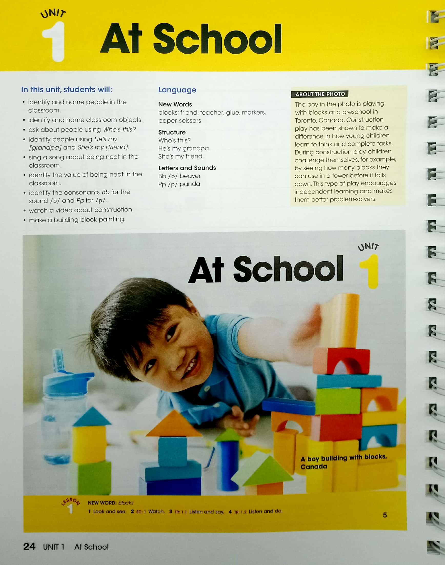 Look And See AME 2 Teacher's Book + ABC Poster - FAHASA.COM