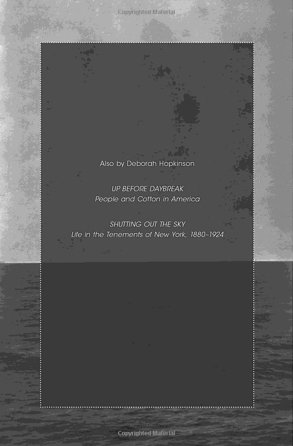 Titanic: Voices From The Disaster - FAHASA.COM