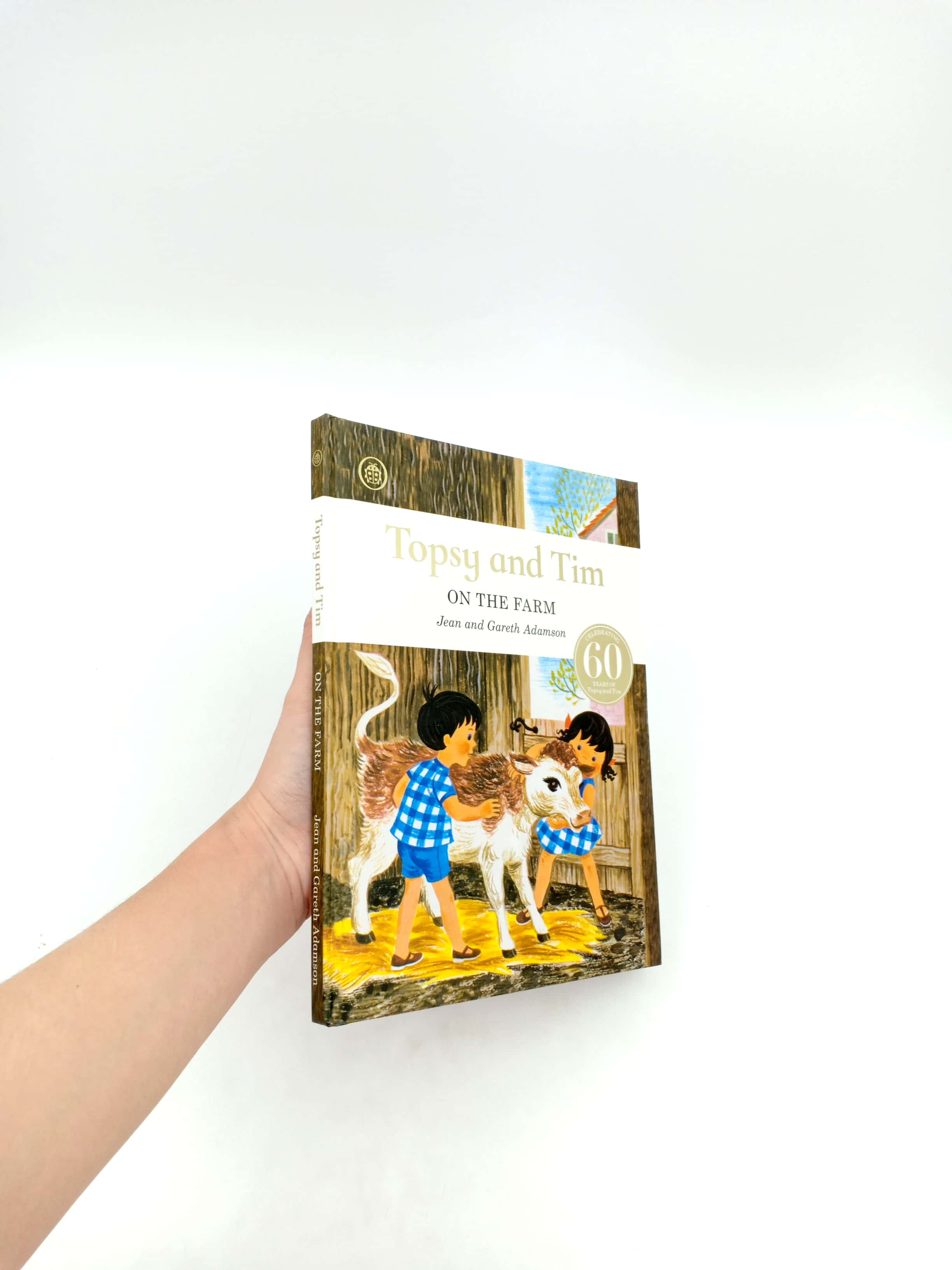 Topsy And Tim: On The Farm Anniversary Edition (Topsy & Tim) - FAHASA.COM