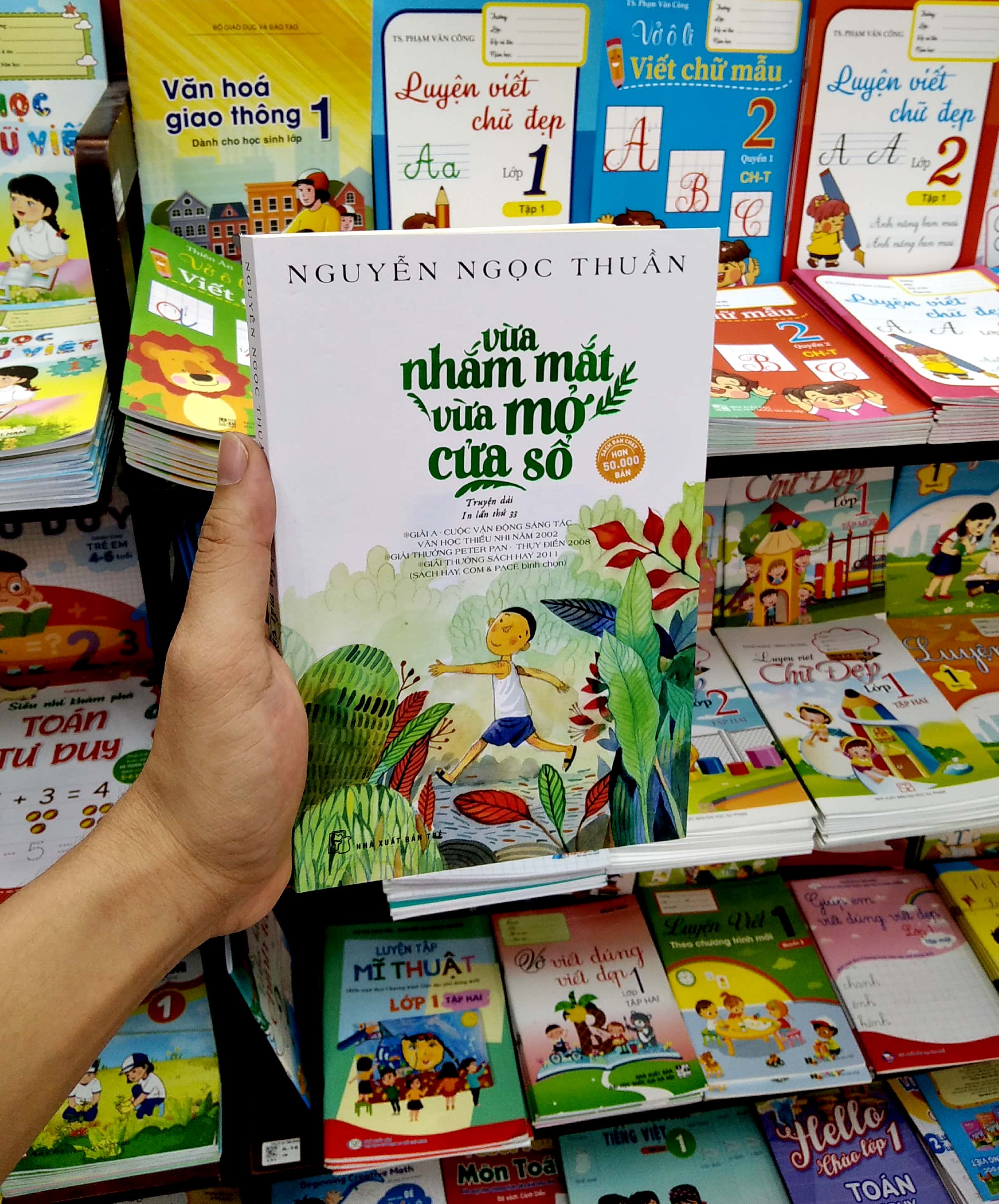 Vừa Nhắm Mắt Vừa Mở Cửa Số PDF - YDS.EDU.VN